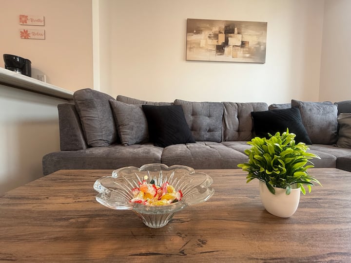 Upscale Niagara Falls Getaway • Brand New Home - Niagara Falls