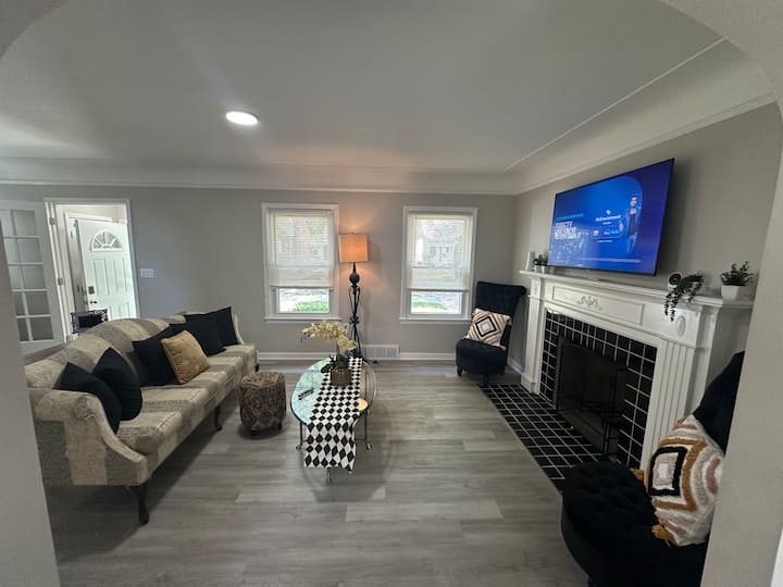 2br 3 Queen Bigyard Safe & Quiet 10 Min From Dwntn - デトロイト, MI