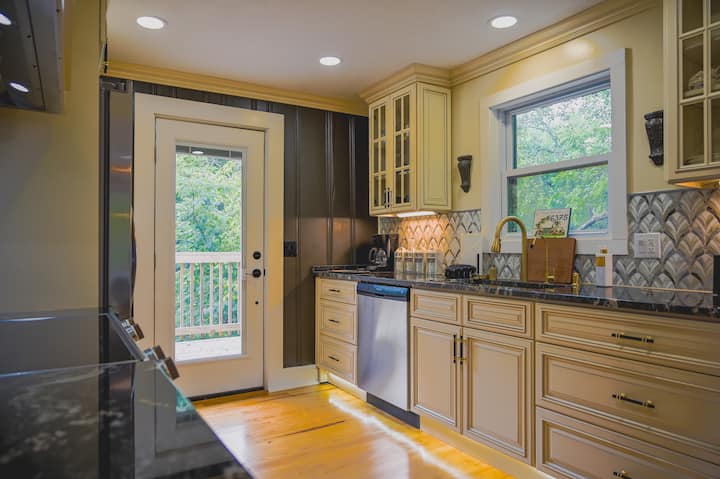 Li'l Yellow River Cottage In Lake Lure - Lake Lure, NC