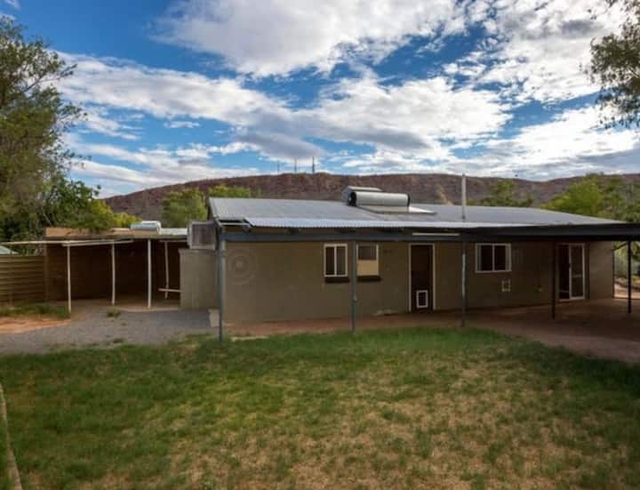 Secure And Fully Fenced Gate - Alice Springs