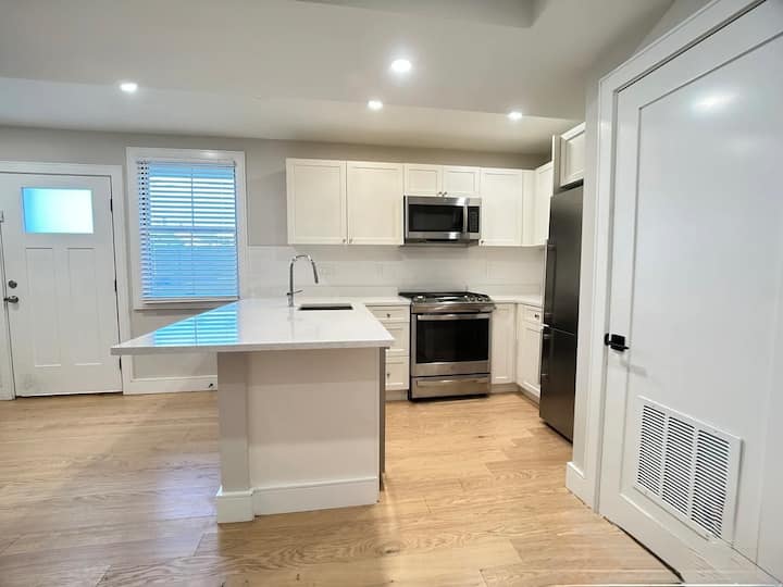 2b/1b In Prime Allston/boston - Newton, MA