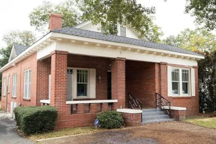 Comfy Midtown Bungalow - Columbus, GA