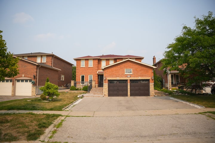 Luxury House Full Equipped - Vaughan