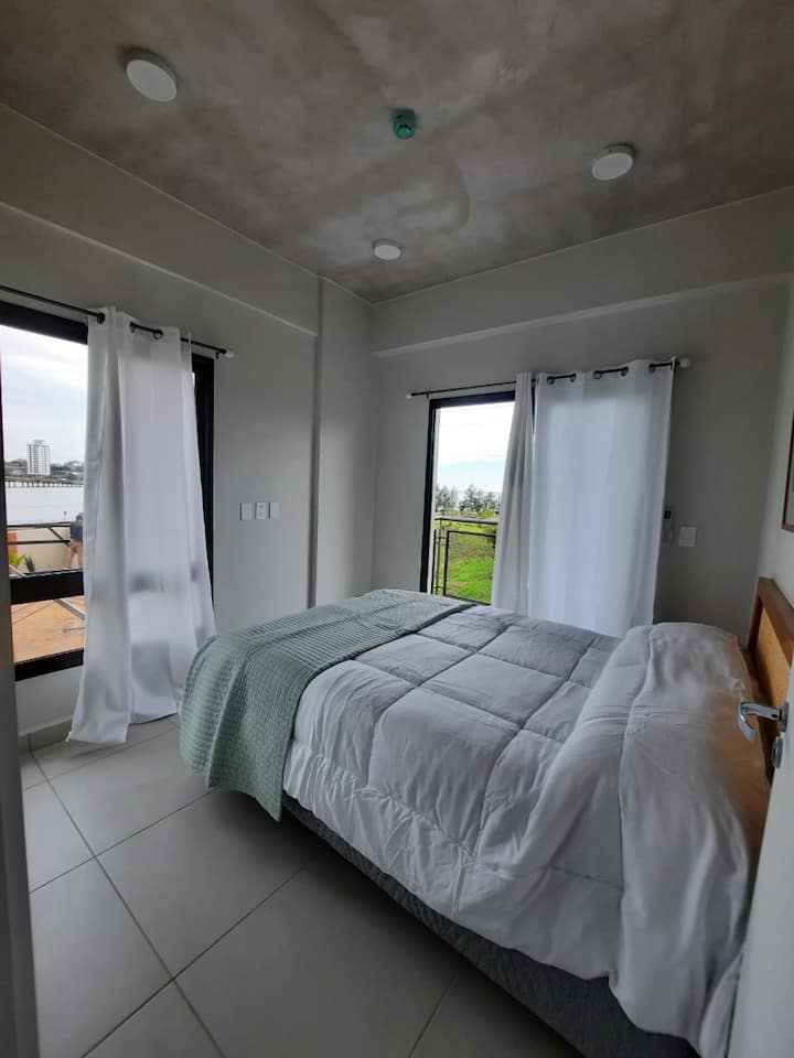 Vista Al Río-1 Hab+ Sofá Cama/ Balcón Con Parrilla - Encarnación