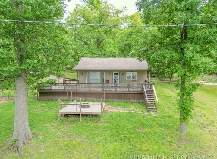 Perfect Getaway With Lake Views - Gravois Mills, MO