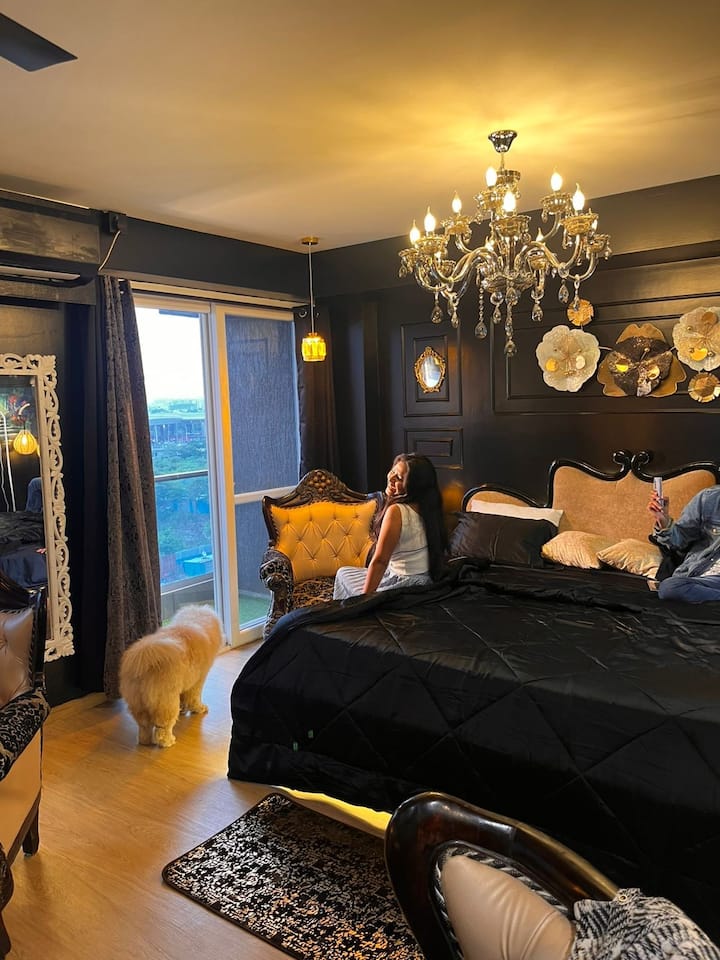 Obsidian Aurelia By Superhomes - Pune