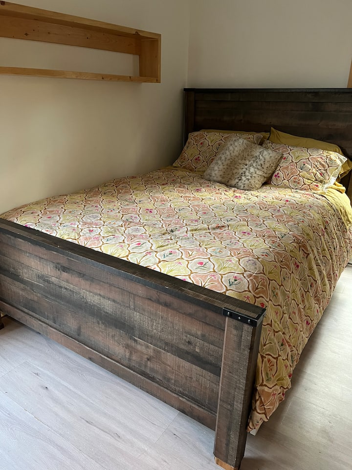 Charming & Cozy Studio Near City - Duncan