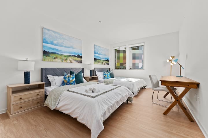 Irvine Spectrum Apartment Home - Lake Forest, CA