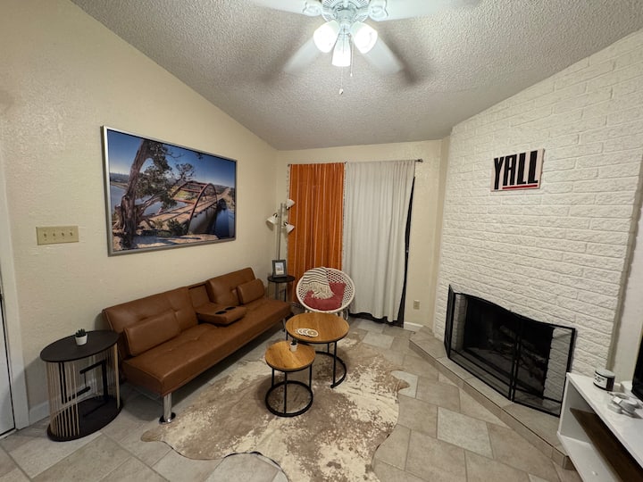 Comfy Cottage! Quiet And Gated. - Oak Hill - Austin