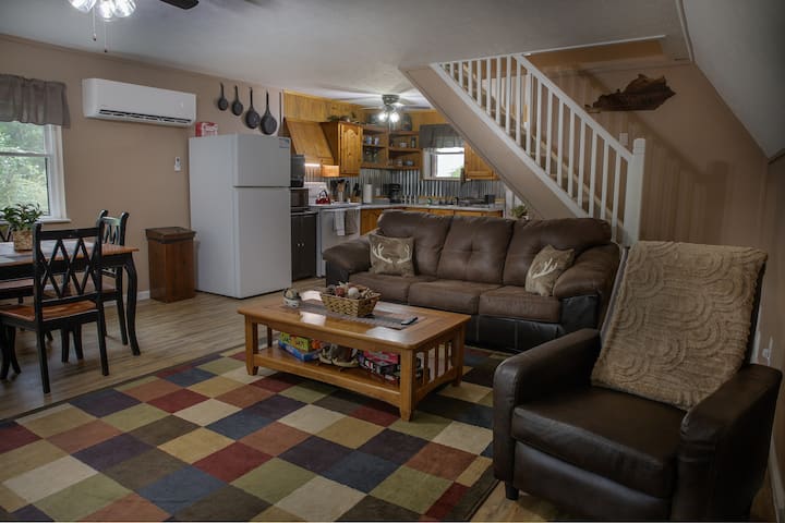 Cardinals Nest Resting Spot For Cave Run Lake! - Kentucky