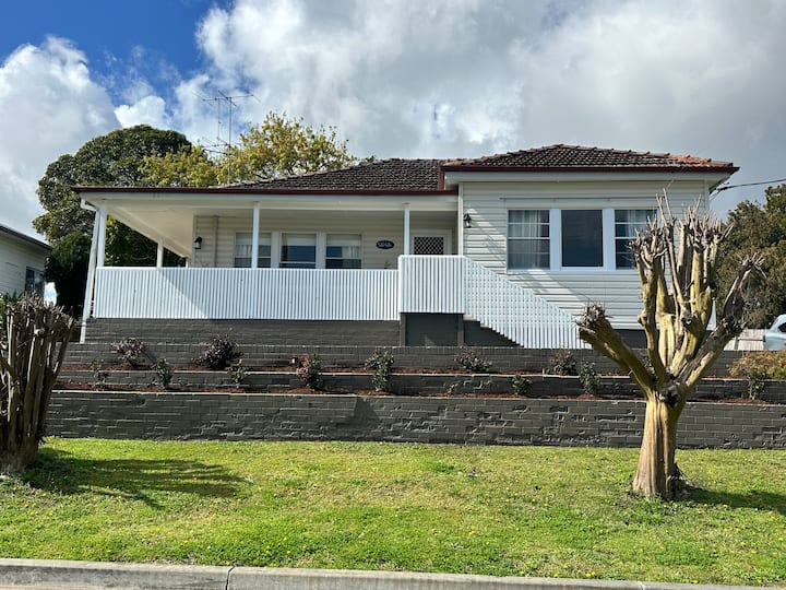Cottage With A View, “Lola” ! - Gloucester