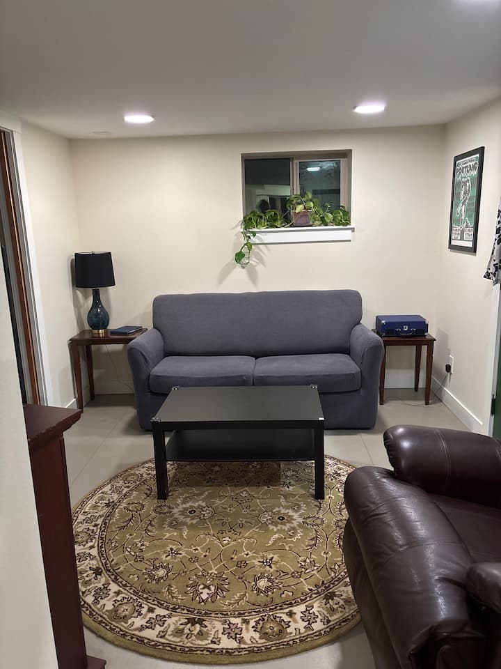Foster Neighborhood Basement  Apt. - Happy Valley, OR