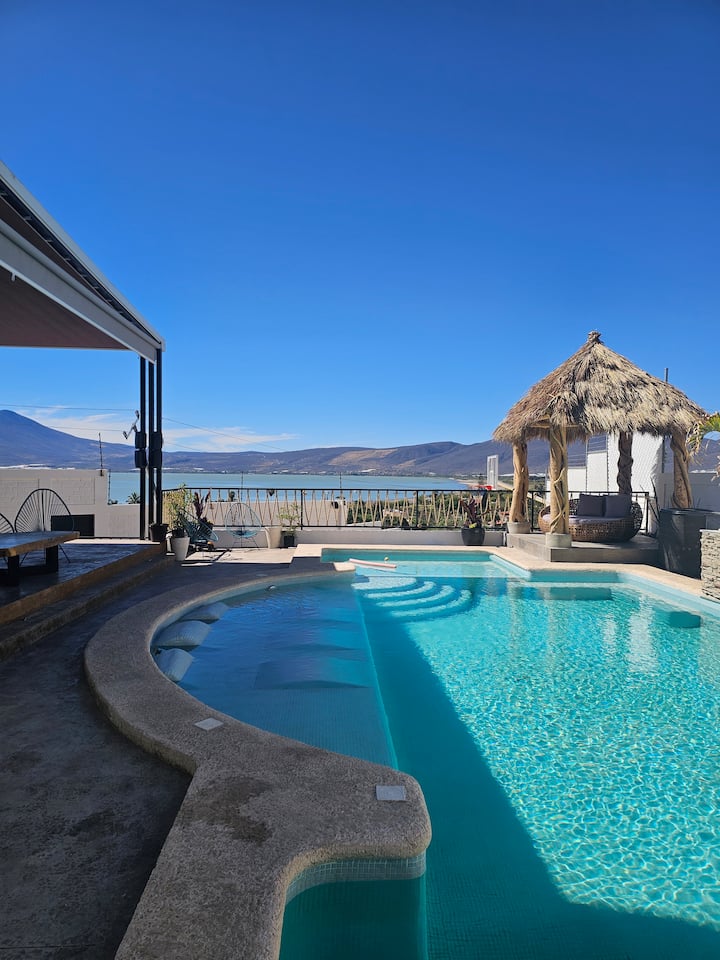 La Casita Blanca, Lo Tiene Todo - Michoacán