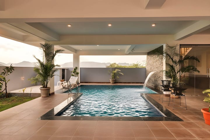 7 Bhk Classic Villa W/bkfst+ Pool + Valley View - India