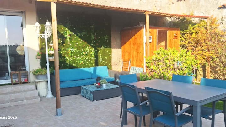 Studio Chill, Sauna & Piscine - Bourgoin-Jallieu