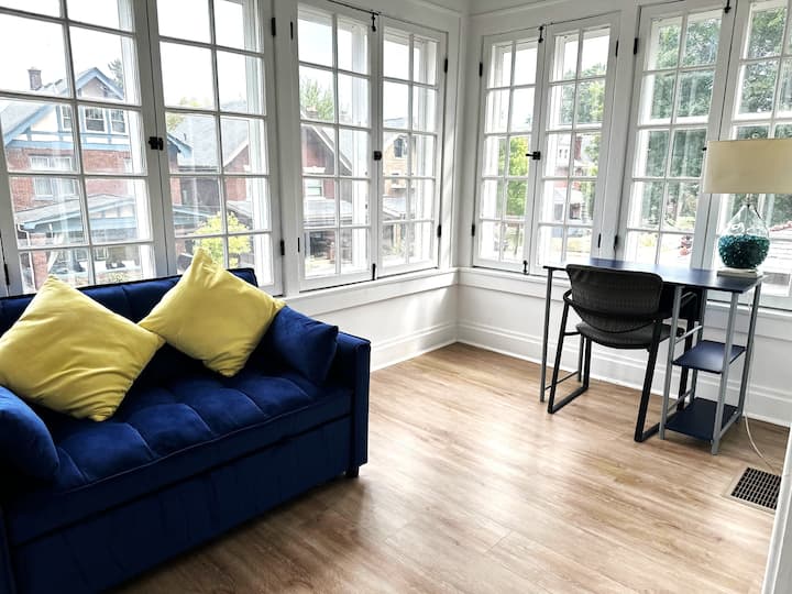 Bright 2br Downtown Apartment - Columbus, OH