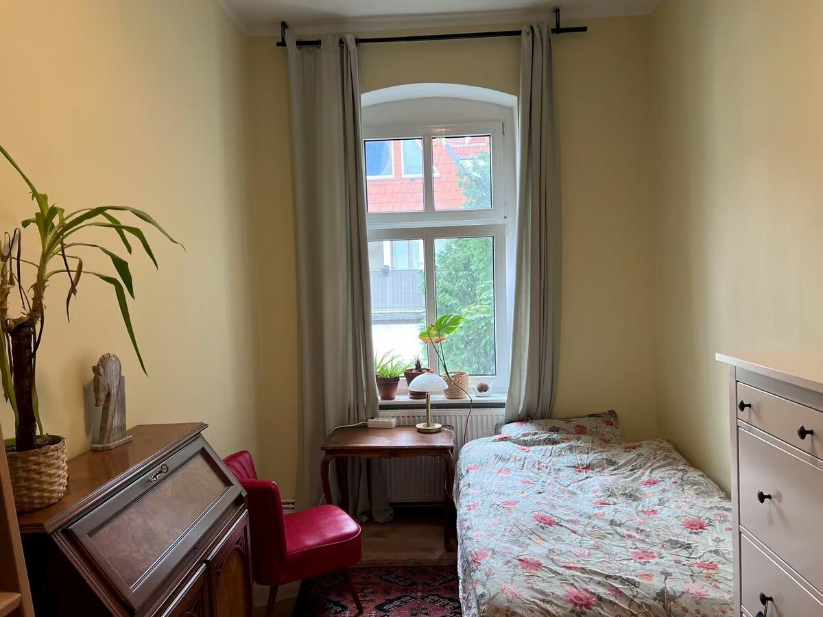 A quiet beautiful room in shared flat in Steglitz - Apartments for Rent ...