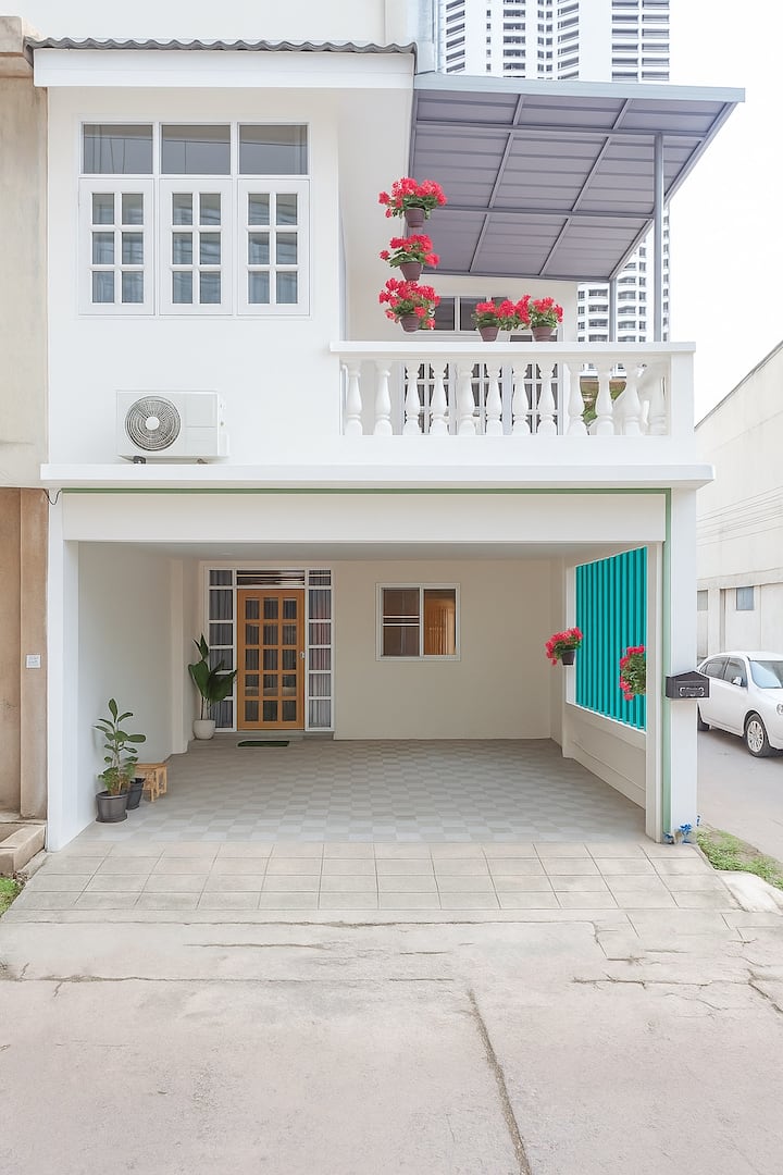 The Whole  House  Near Emsphere Sukhumvit 22 - Bangkok