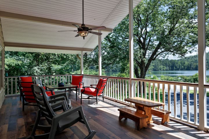 Lakeside Retreat In Hiawassee - Young Harris, GA