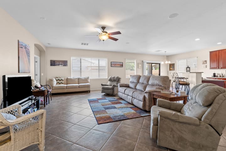 Desert Chic/one Level Living - Queen Creek, AZ