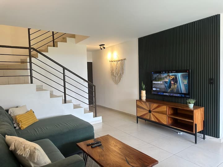 Beach & City Escape-5br+10 Beds-pool & Playground! - El Salvador