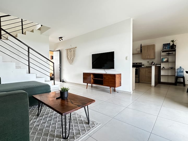 Beach & City Escape-5br+10 Beds-pool & Playground! - El Salvador