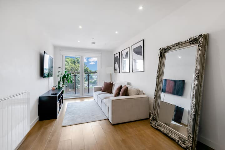 Lovely Apartment, Close To Gatwick Airport - Redhill