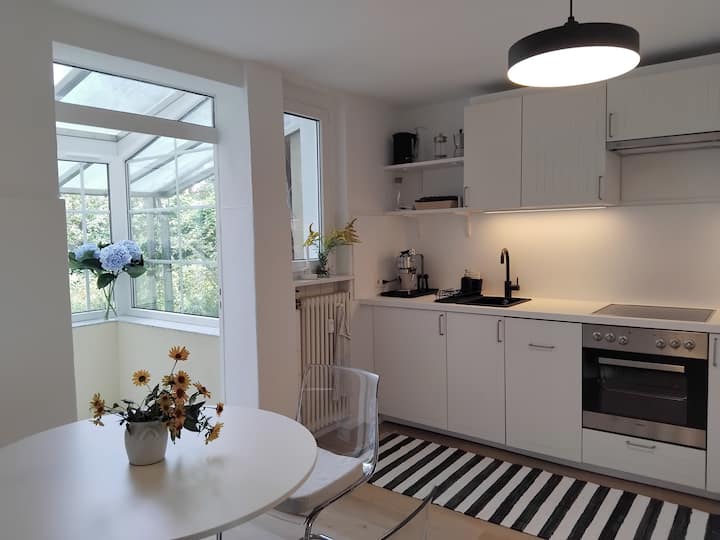 Close To The City: Bright, Near The Trade Fair Icc - Berlin