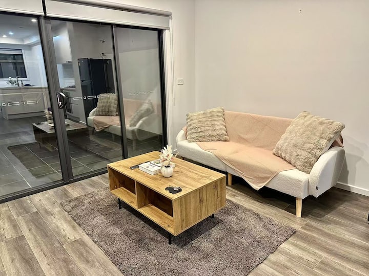 Townhouse In Wantirna - Mitcham