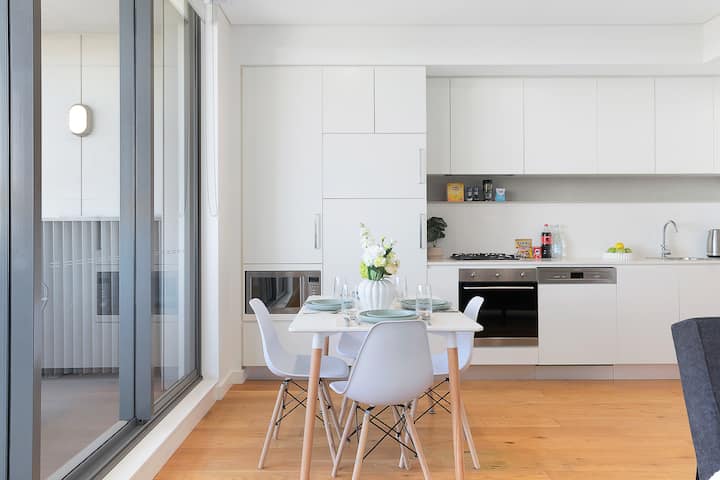 Modern Sunny 1br Walk To Macquarie Centre Pool Gym - Gordon