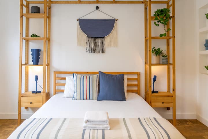 Bright Central Apartment • Family & Work-friendly - 塞圖巴