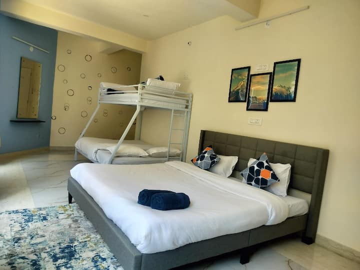 Family Room In Jibhi - Jibhi