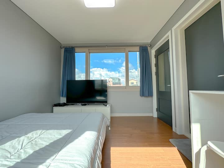 O오픈할인중t 김녕바다 보이는 가성비원룸 간단한조리가능  야외바베큐가능 모든방 에어컨가능 - Jeju