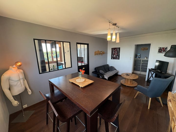 Vue Sur Loire Orleans   " Les Yeux Dans L'o " - Orléans