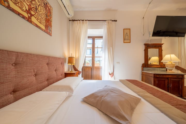 Studio With Balcony/ Monolocale Con Balcone - Orvieto