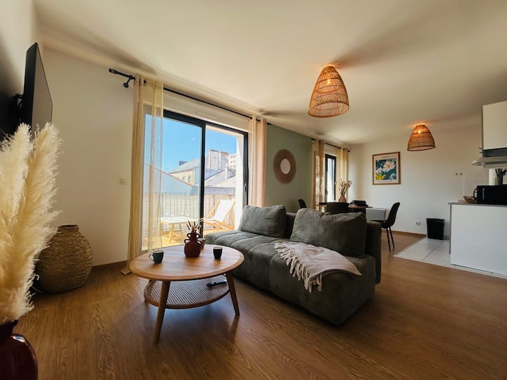 Casa Arcades Rouge : Central - Terrasse - Parking - Cholet