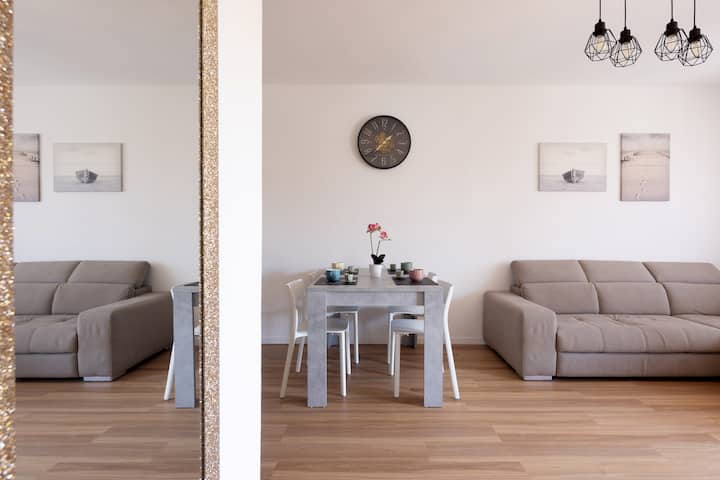 Parcheggio Privato - 600 Metri Dal Mare - Carrara