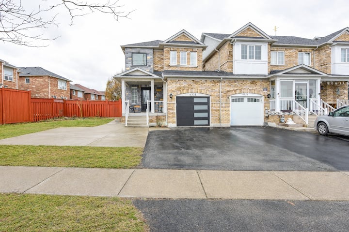 Cozy Home 10 Mins Toronto Airport Mississauga - Mississauga