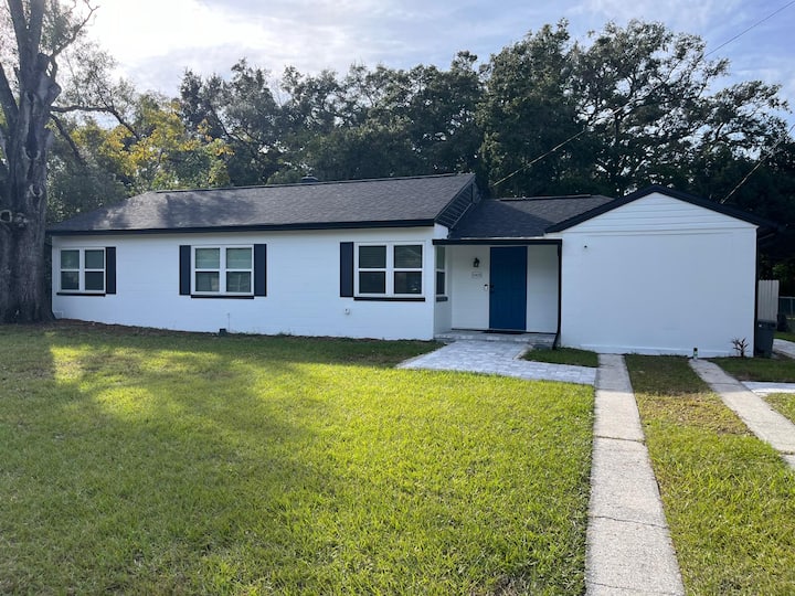 Casa Alegre - 2/2 Updated House - Sanford, FL