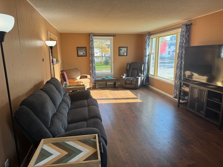 The Painted Den House - Munising, MI