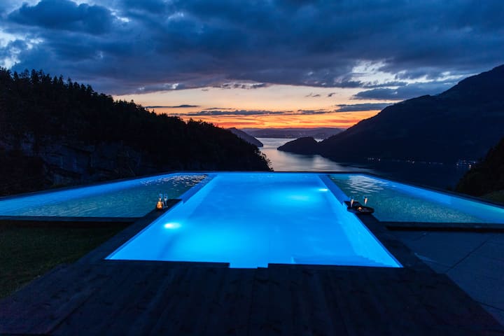 Villa Tauris – Exclusive Lakeside Retreat - Emmetten