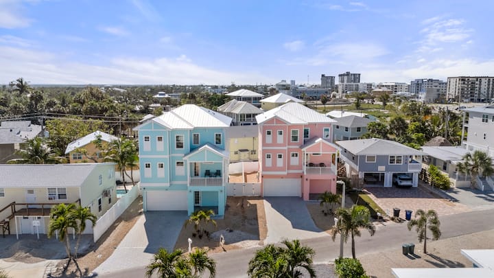 2 Luxury Beach Homes W/ Pools & Spas Sleep 20+ - Fort Myers Beach, FL