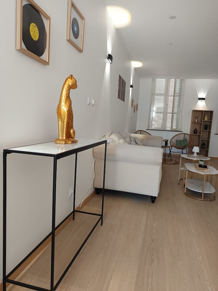 Confort Et Paisibilité Pour Un Séjour Agréable - Autun