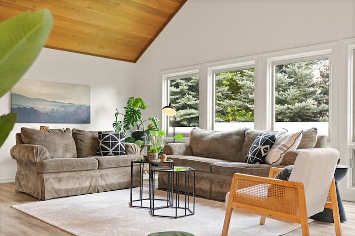 Roomy | Chill | Peaceful Retreat - Great Falls, MT