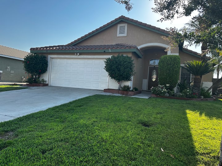 Entire House Near Redlands - 雷德蘭茲