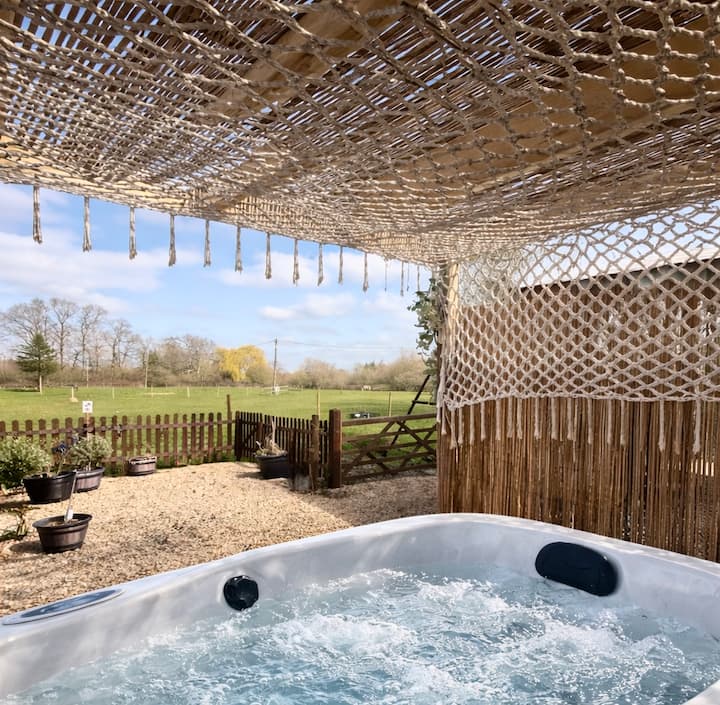 Peacock Paddocks - Warminster