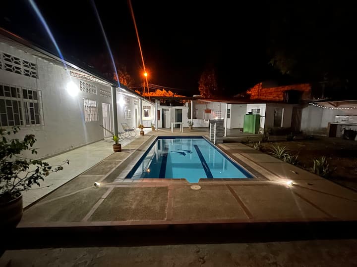 Casa Buganvil Con Piscina Y Bbq. - Carmen de Apicalá