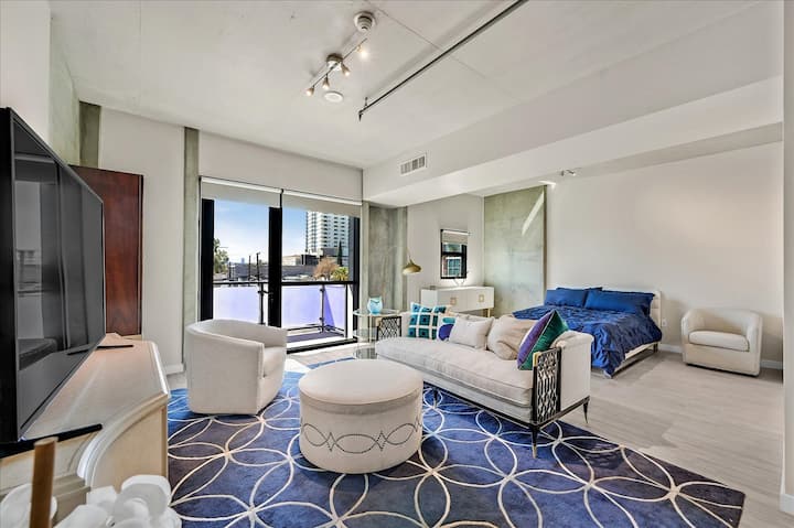 Luxury Downtown Condo - Las Vegas, NV
