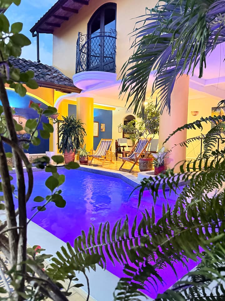 Casa Histórica Colonial Cerca De Calle La Calzada - Nicaragua