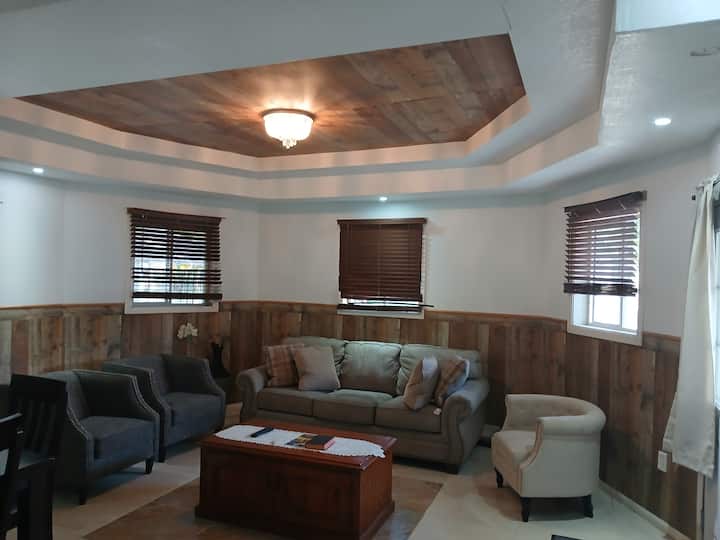 Fana’s Air Bnb (2) - Tonga
